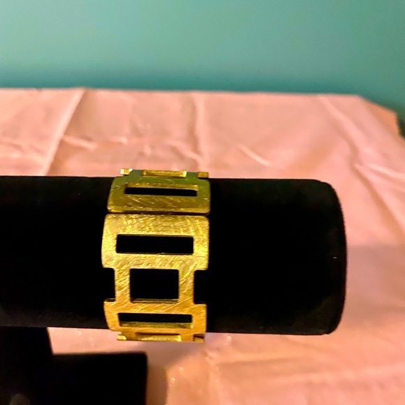 Jewelry | Costume Brushed Gold Bracket With Spring Clasp | Poshmark